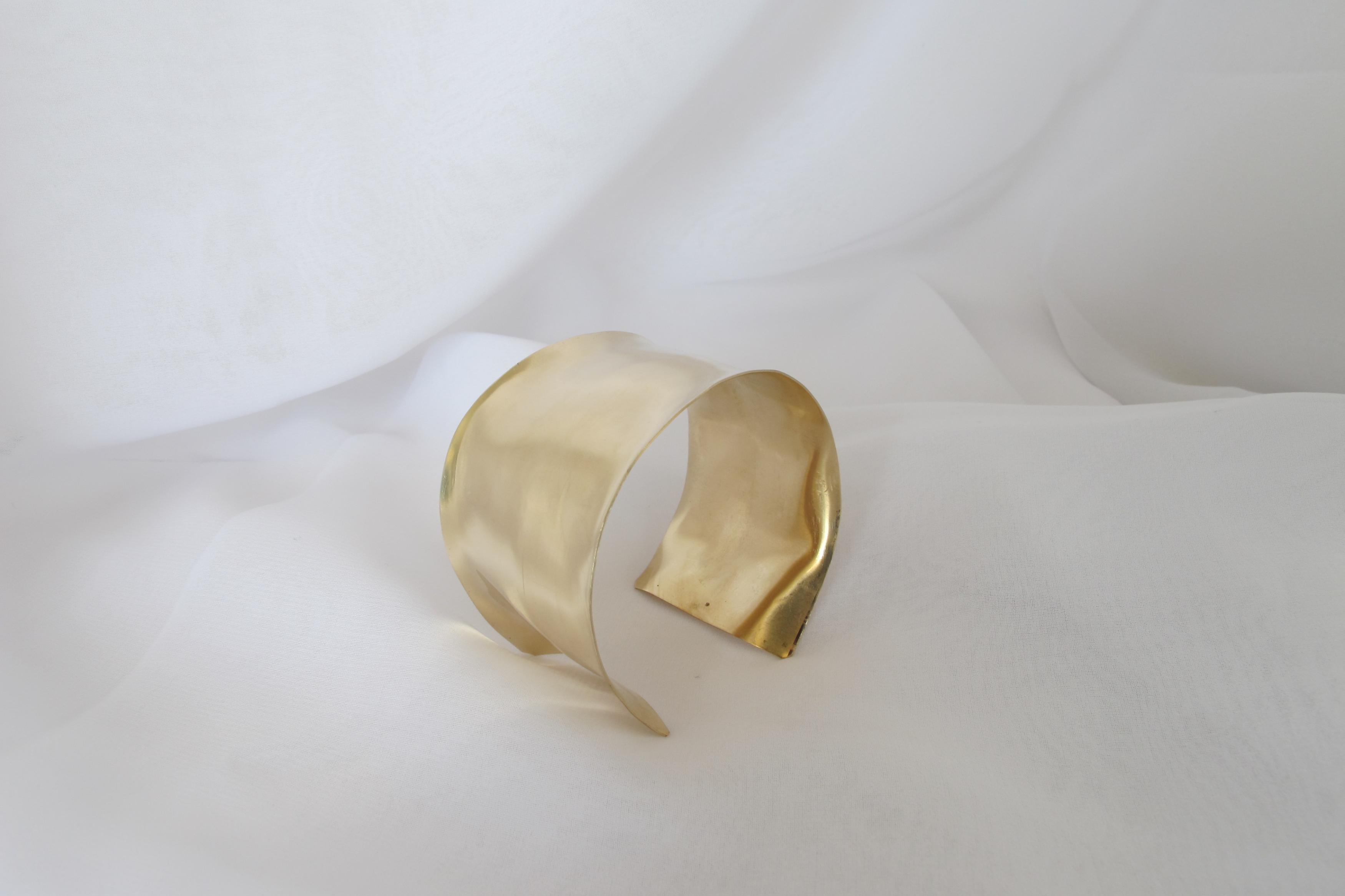 Hammered Brass Cuff, Artisan Forged Wide Cuff, Gold Tone on Luulla